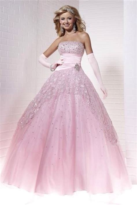 79 Best Ball Gowns Images On Pinterest Wedding Dressses Wedding Frocks And Ball Gown Prom Dresses