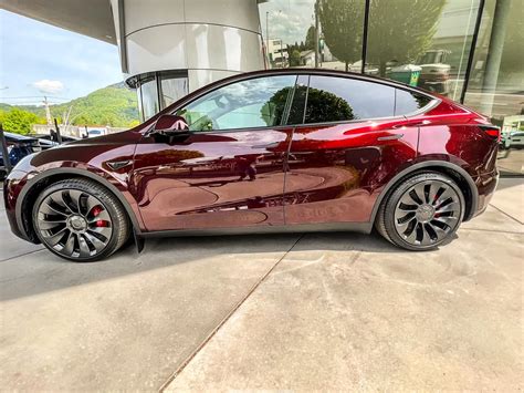 Fotos Und Diskussion Midnight Cherry Red Model Y Allgemeines Tff Forum Tesla Fahrer