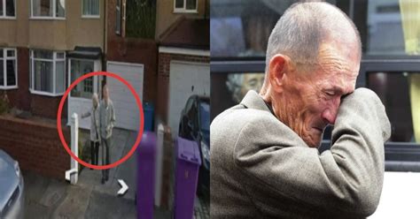 아내가 살아있을 적이 너무 그리워요 그리고 더 잘해주지 못해서 너무 미안해요 스트리트 뷰 사진서 할머니와 생전 함께한