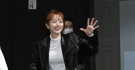 박세완 화사하게 인사하며 [포토엔hd]