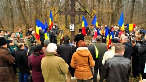 Opt Inculpați Care L Au Comemorat Pe Corneliu Zelea Codreanu Trimiși în Judecată Au Utilizat