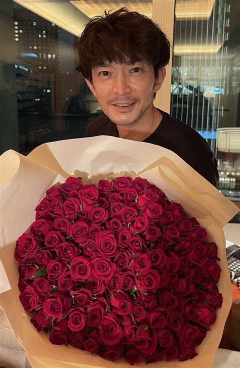 津田健次郎が結婚したのはいつ相手は一般女性で子供が2人いた！ Neko Blog