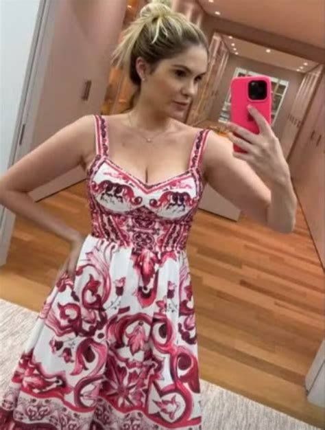 Bárbara Evans celebra emagrecimento três meses após dar à luz