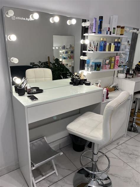 Меблі гримерне зеркало — ціна 1600 грн у каталозі Декоративні меблі Купити товари для дому та