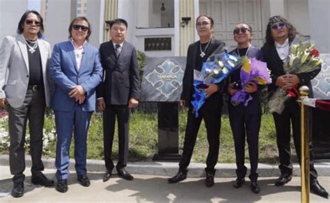 Харанга хамтлагийн гишүүдэд ”Алдрын од” гардууллаа