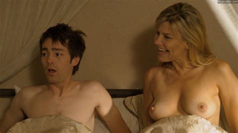 Naked Amy Lindsay In Milf