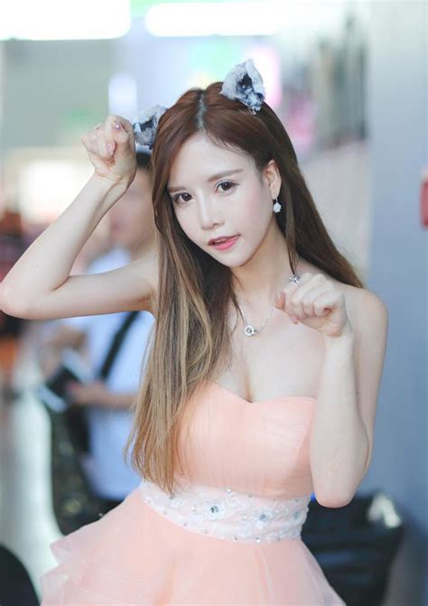 美女摄影充满童真的漂亮美女 每日头条