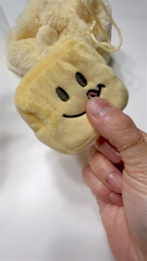 고고은정 잠시 외출하는데 바리바리 싸야하는거 저만 그런건가요 접촉성피부염과 건조가 심해 가을만 되면 손보습제 필수 내 손을 보호해주는 최애템들 가방싸기