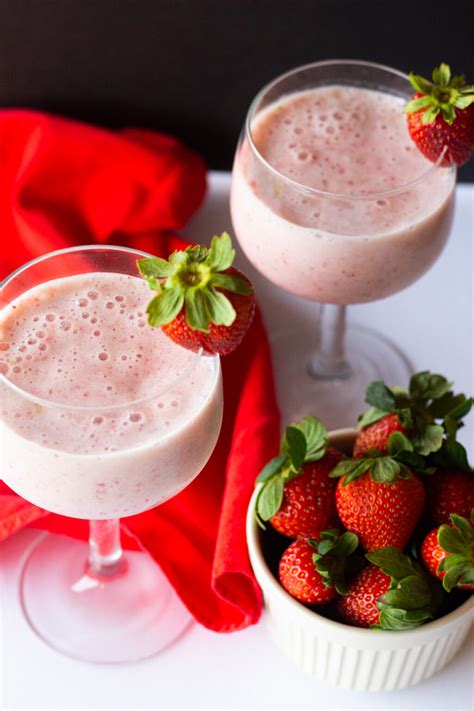 Healthy Strawberry Milkshake Recipe • Unicorns In The Kitchen