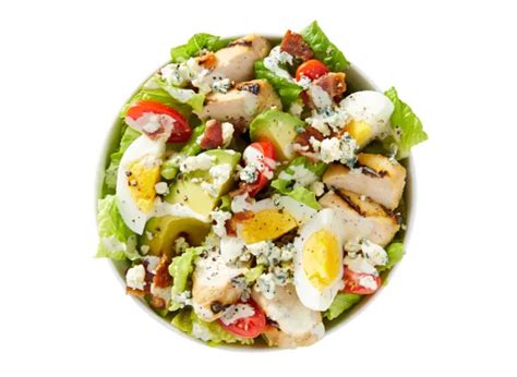 10 Restaurant Chains That Serve The Best Cobb Salad