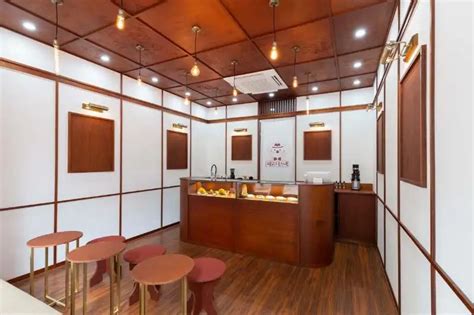 우드로 포인트를 준 뉴트로 분위기의 8평 제과점 인테리어 고양 덕양구 강매동 우드로 포인트를 준 뉴트로 분위기의 8평 제과점 인테리어 고양 덕양구 강매동