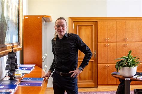 Když Má Pirátský Politik Průšvih Odstoupí říká Ministr Ivan Bartoš