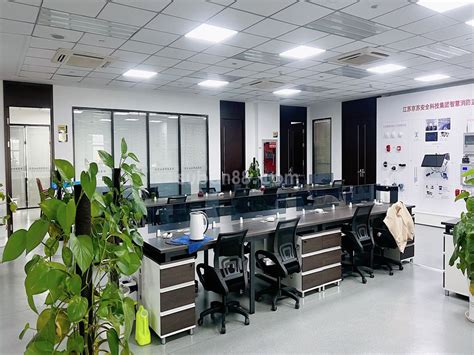 11苏州姑苏区耀盛大厦780㎡办公室精装出租
