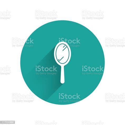 긴 그림자로 격리 된 흰색 손 거울 아이콘입니다 녹색 원 버튼입니다 벡터 일러스트레이션 개인 장식품에 대한 스톡 벡터 아트 및 기타 이미지 개인 장식품 거울 골동품