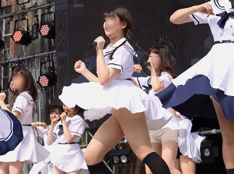大学学祭ステージでアンスコ履き忘れの生パンツアイドルステージ