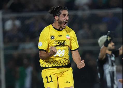 جواد آقایی پور دو زندانی را آزاد کرد طرفداری