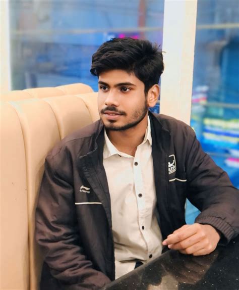 যে ট্রেন আমাকে রেখে চলে গেছে তার টিকিট এখন ও আমার বুক পকেটে ️‍🩹