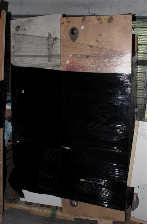 Assorted Tables 1 Pallet Assorted Tables 1 Pallet Hmr Shop N Bid