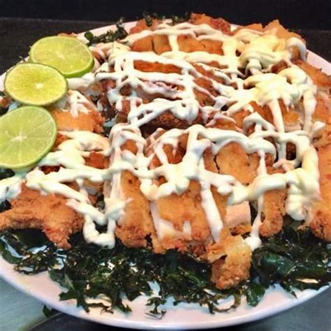 ไก่กรอบราดซอสมะนาว ส่วนผสม 1 เนื้อสันในไก่ 3 ชิ้น 2 แป้งทอดกรอบโกกิ 1 ช้อนโต๊ะ 3 เกล็ดขนมปัง 1