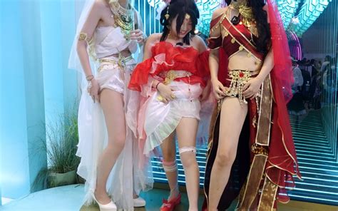 漫 展 比 腿 长 野生鱼白 野生鱼白 哔哩哔哩视频
