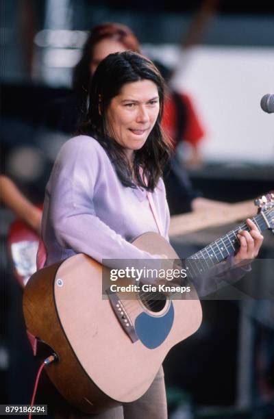 24 743 The Breeders Photos And High Res Pictures Getty Images