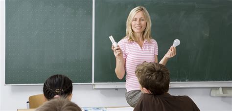 Стихи про учителей на День учителя классиков и известных поэтов до слез короткие и красивые от