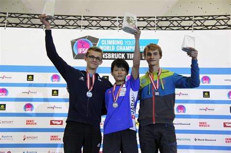 ジュニアリード決勝 男子緒方が優勝、楢﨑が2位、女子田嶋も2位に：世界ユース選手権 山と溪谷社のクライミング・ボルダリング総合サイト