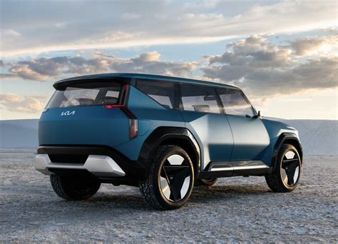 Kia「旗艦電動休旅」ev9預告明年q4導入、小改款ceed Sw驚喜亮相 Ettoday車雲 Ettoday新聞雲
