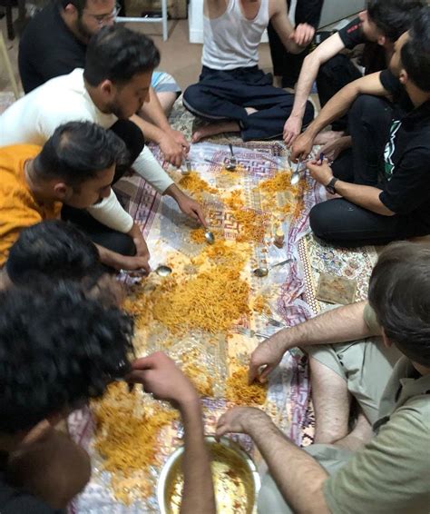 عکس کاملا عادی از خوابگاه پسرانه که وایرال شد