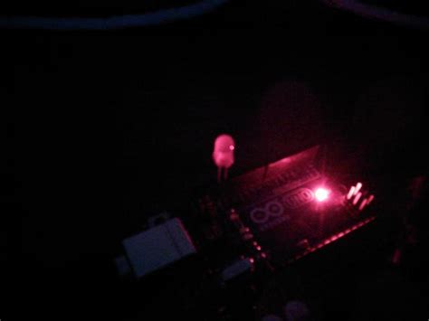 Лампочка в уне маячок Arduino проекты