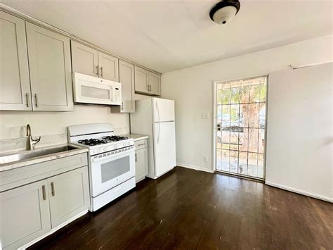 9145 Baring Cross St Unit 807 12 Los Angeles Ca 90044 Room For