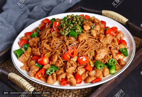 双椒鸡捞面 中国菜系 食品餐饮 摄影素材 汇图网www huitu