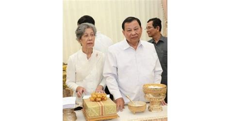 ឯកឧត្តម វង្សី វិស្សុត ផ្ញើសារលិខិតជូនពរ សម្តេចវិបុលសេនាភក្តី សាយ ឈុំ