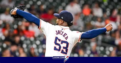 Cristian Javier Realiza Sesión De Práctica De Bateo En Vivo Lidom