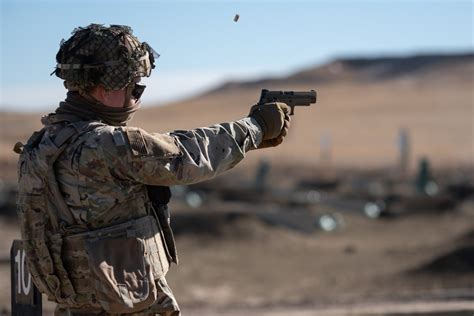 DVIDS Images M17 Pistol Qualification Image 4 Of 9