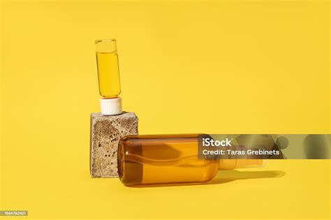 자외선 차단제 Uv 보호 오일의 모형 병 안전한 태닝 여름 스킨 케어 및 피부 미용 제품의 개념 공란에 대한 스톡 사진 및 기타