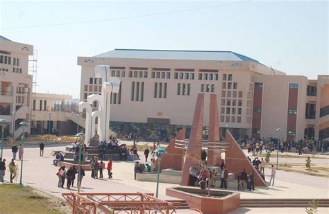 جامعة سوهاج تعلن القائمة المبدئية للمتقدمين لمنصب عميد كلية التربية