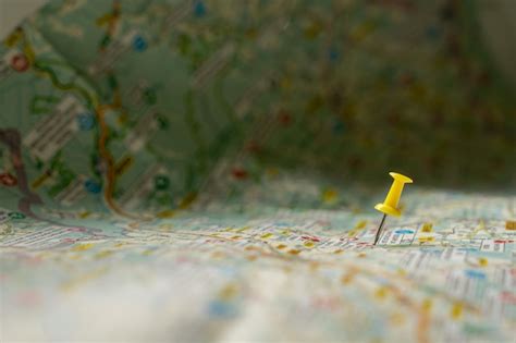 Premium Photo Map Pinpoint Money Yellow Green Emigration Moving Relocation Problem