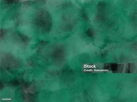 검은 색 에메랄드 그린 페인트 튀는 물방울의 색조의 테두리 수채화 스트로크 디자인 요소입니다 에메랄드 그린 컬러 의 손으로 그린 추상적인 질감 수채화에 대한 스톡 벡터 아트