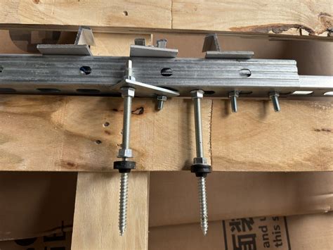 Кріплення для сонячних панелей для батарей шуруп притискач профіль 76 грн Елементи кріплення