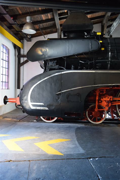 10 001 The Streamlined Front End Of Db Class 10 4 6 2 No1 Flickr