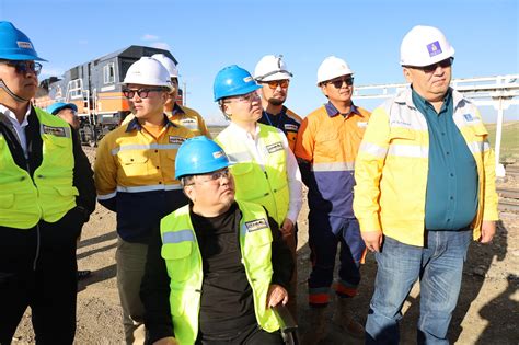 Аж үйлдвэр Эрдэс баялгийн сайд Ц Туваан Эрдэнэс Тавантолгой ХК ийн үйл ажиллагаатай танилцлаа