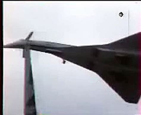 Soviet Tu 144 Crashes At Paris Air Show In 1973 Video Dailymotion