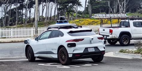Do Driverless Cars Have A First Responder Problem