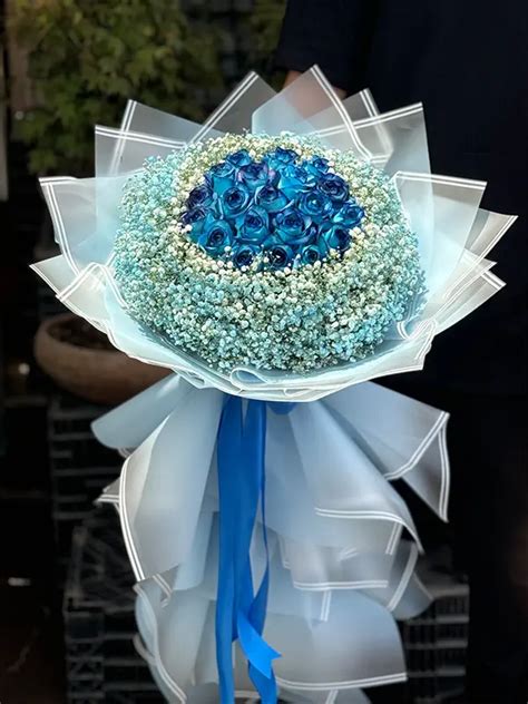 سفارش دسته گل رز ابی برای خواستگاری با ژیپسوفیلا