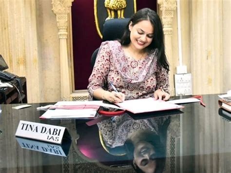 Ias Tina Dabi Class 12 Marksheet Viral On Social Media Check Upsc