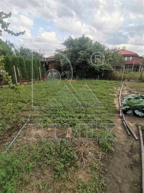 Стамболийски 115 кв м РЗП 500 кв м двор Двуетажна къща 115 кв м РЗП 500 кв м двор Къщи Вили