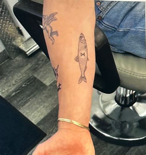 The Bear The Stories Behind All Of Carmys Tattoos