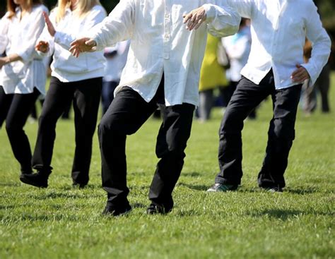 Tai Chi Walk An Easy Beginners Guide For All Ages Green Frog Tai Chi
