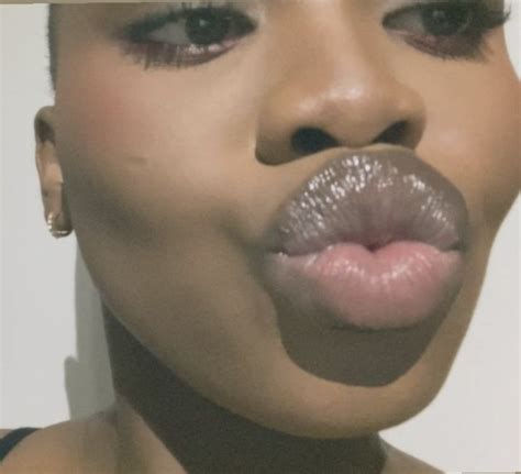 Pin By La Shanda Smith On Face Anatomy Big Lips Natural Glossy Lips